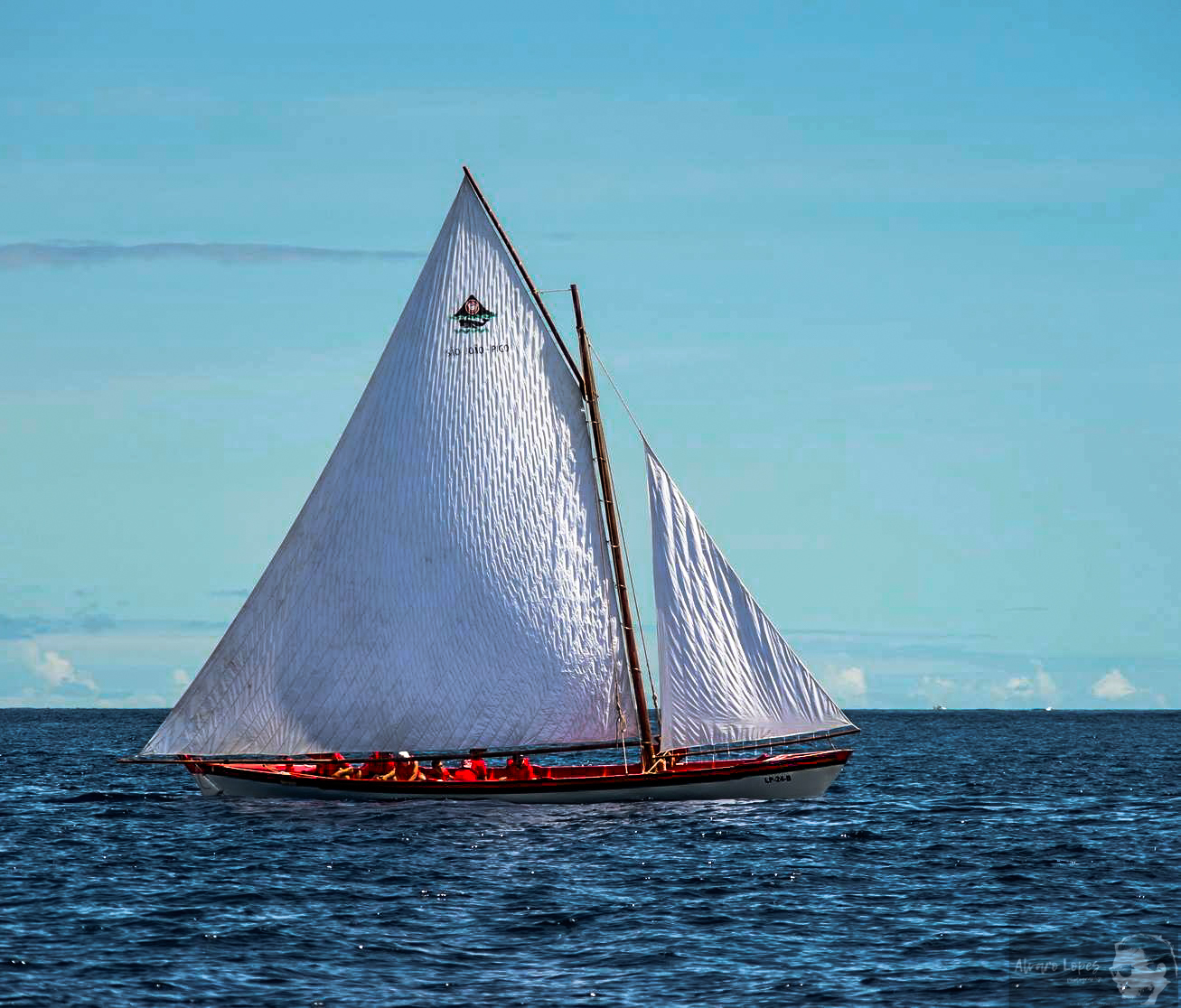 Bote Baleeiro «Claudina» do Clube Naval da Horta vence a Regata Terra ...