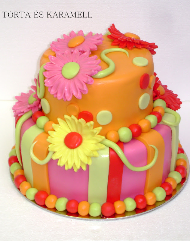 torta és karamell: Vidám színek és formák...