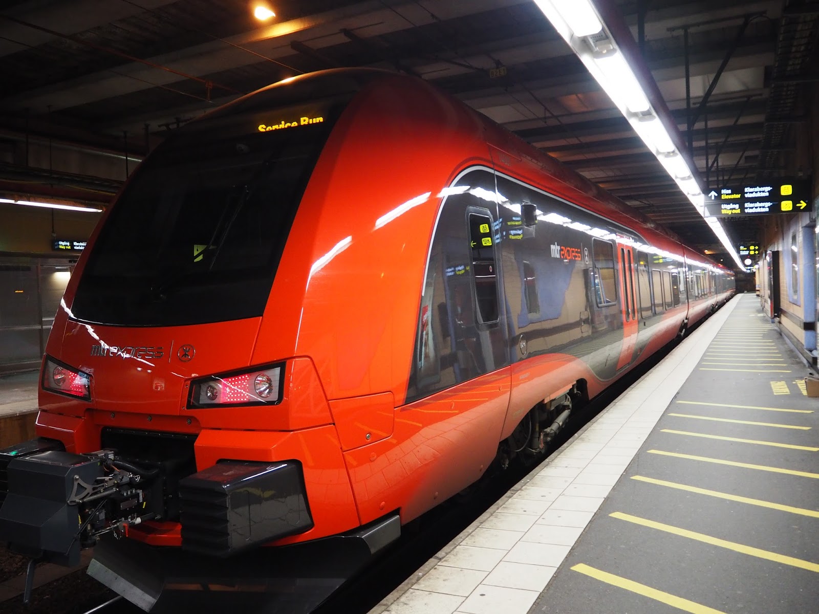 Trains and other things: MTR Express