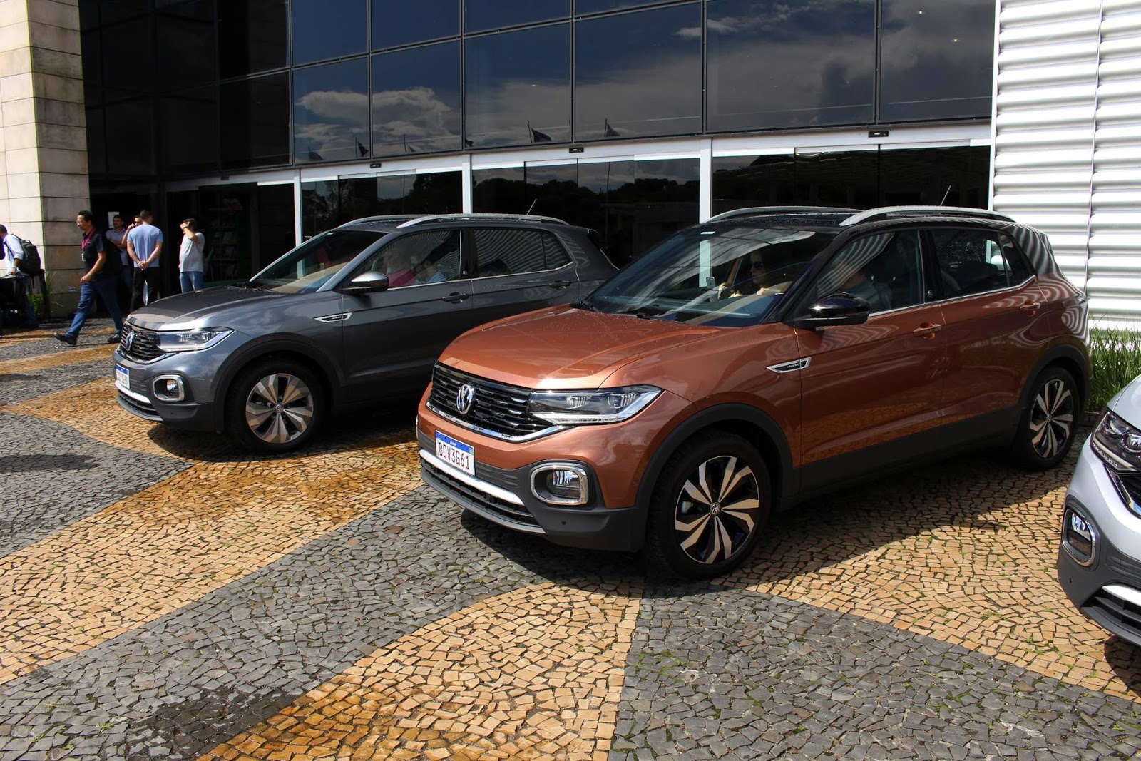 Volkswagen T-Cross 250 TSI: impressões ao dirigir - vídeo