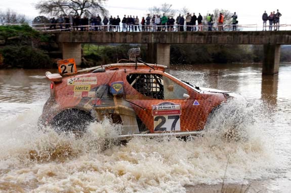 Caze Nissan Buggy de Jean Brochard vence as 24 Horas TT Vila de ...