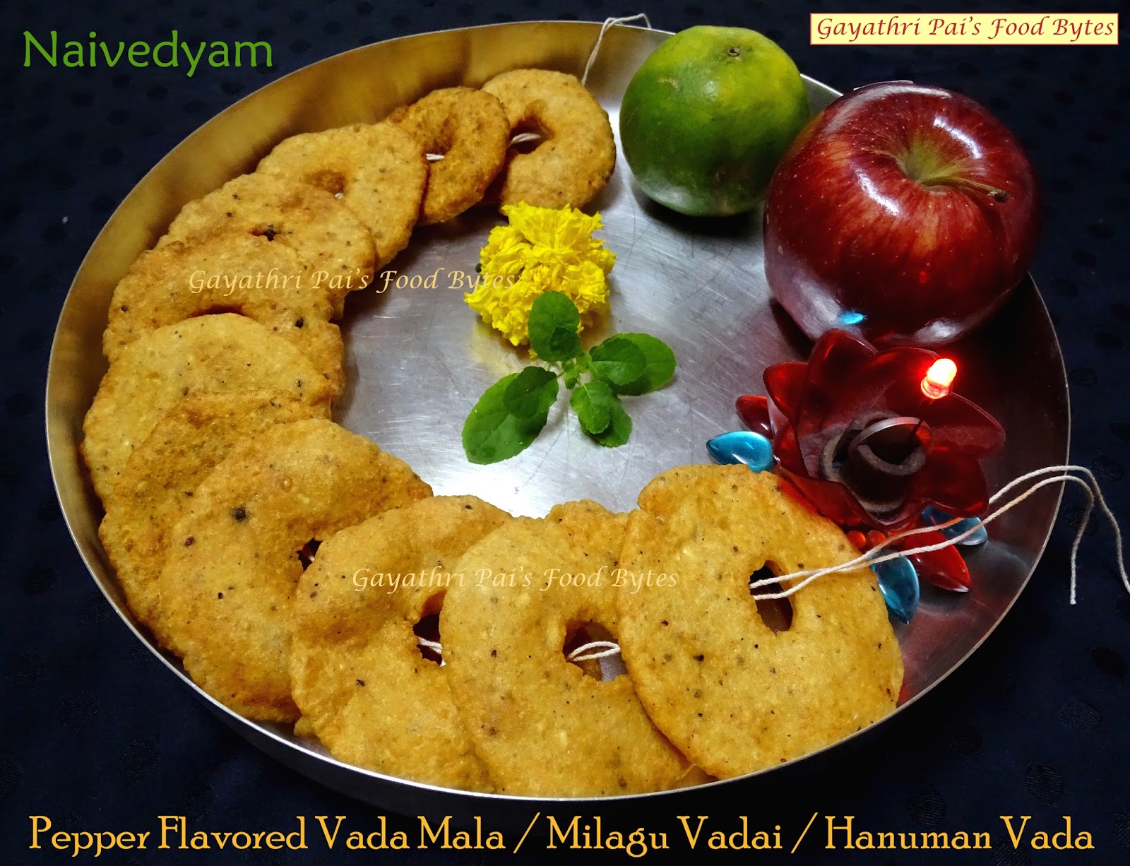 Gayathri Pai's Food Bytes: Pepper Flavored Vada Mala / Milagu Vadai ...