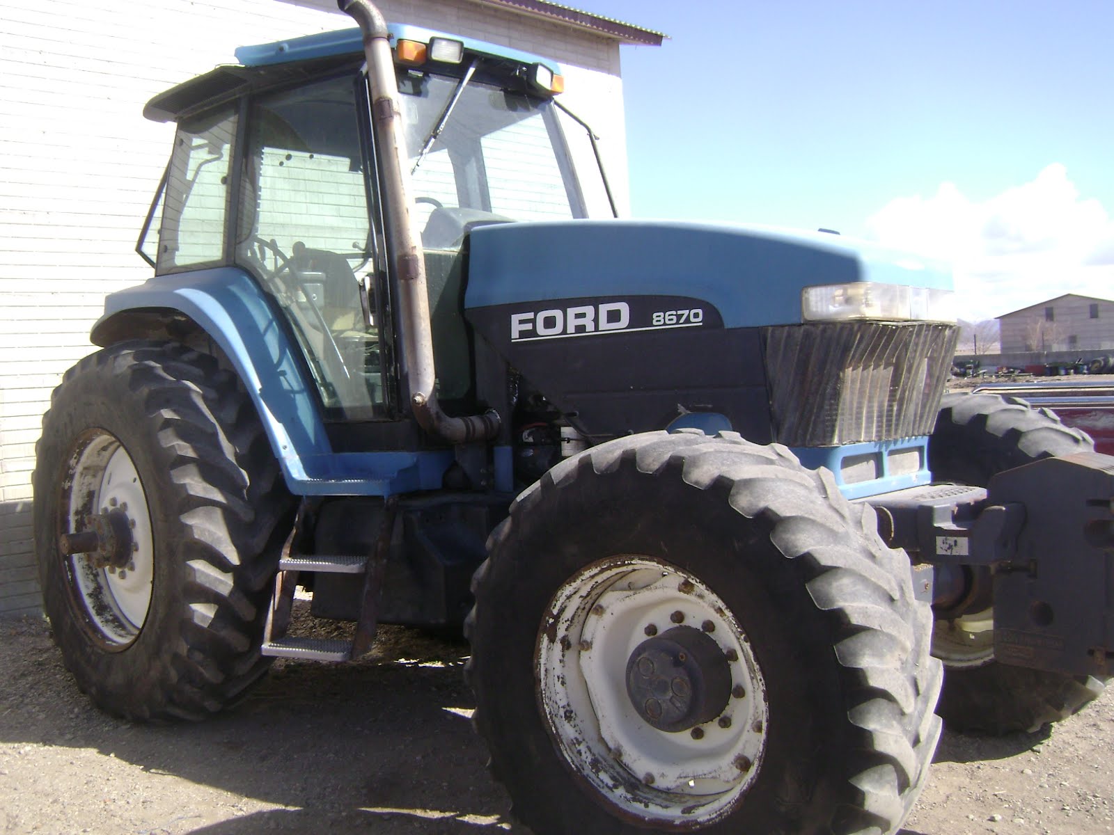 MAQUINARIA AGRICOLA INDUSTRIAL: Tractor Ford 8670 4x4 $23,000 Dlls.