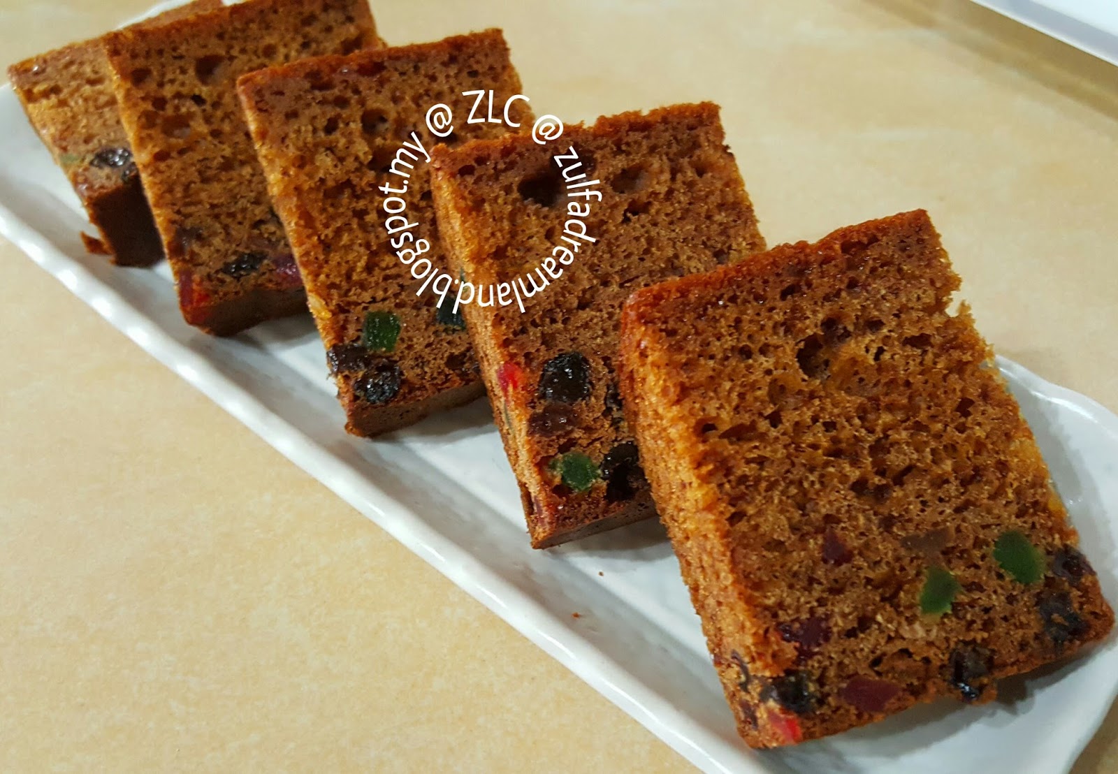 ZULFAZA LOVES COOKING: Kek buah gula hangus