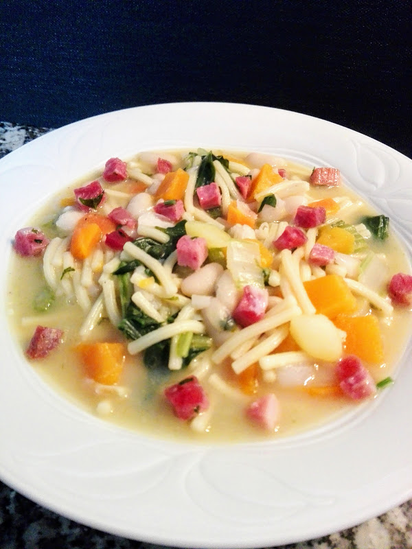 Paprika En La Cocina: Guiso de fideos con judías blancas y verduras