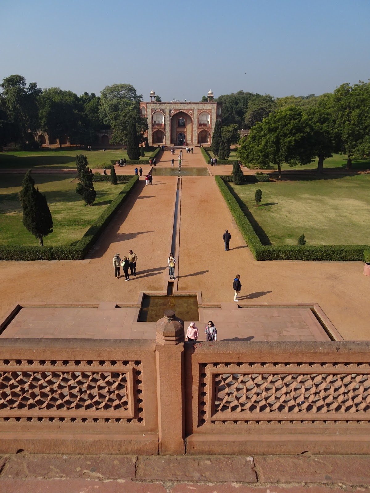 Vintage Vixen: All Izz Well - Delhi's Tombs, Trains and Treats