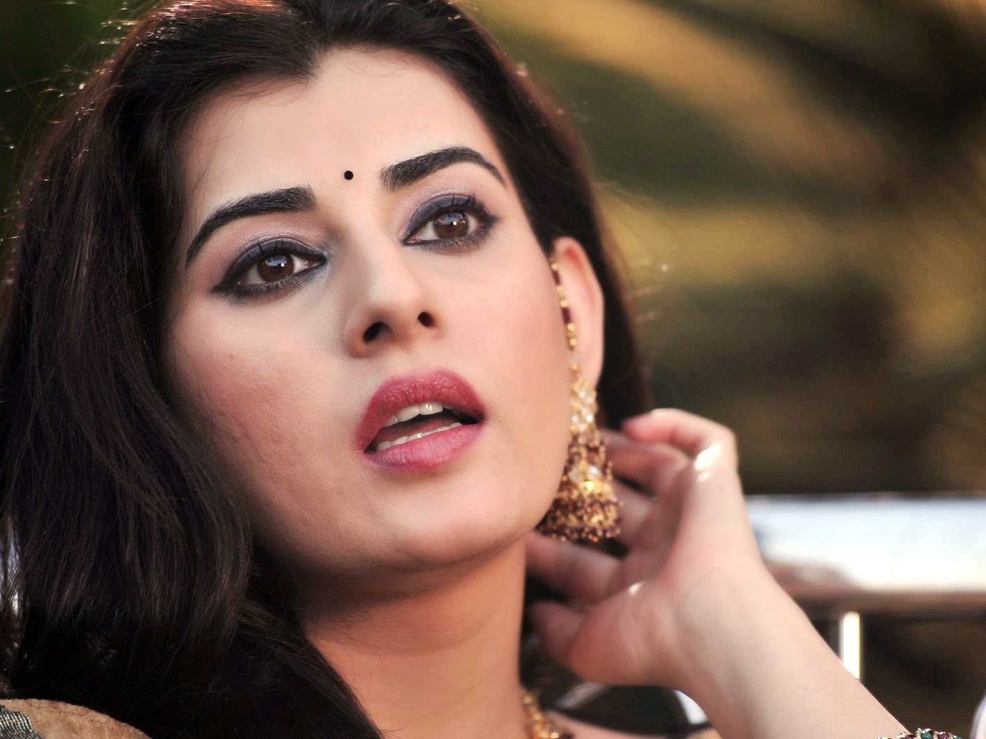 Archana / Veda Sastry in Black SAREE