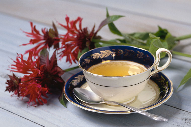 The Seasonal Magpie: Happy Honey Bee Tea