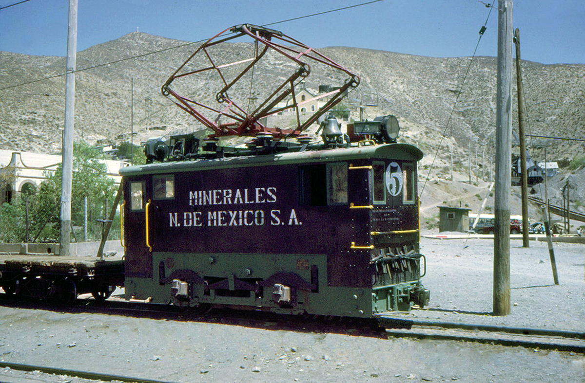 transpress nz: Mexican narrow gauge electric mining locomotive