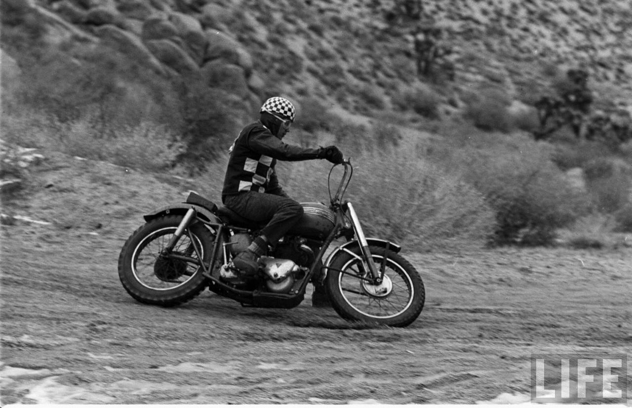 Her Majesty’s Thunder: Vintage Photos of Motorcycle Racing