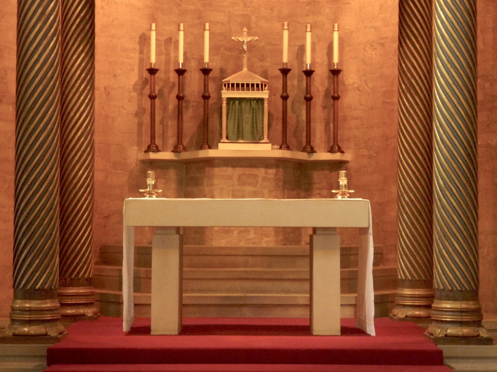 Guild of St Clare: Gold Altar Frontal for St Alphege's