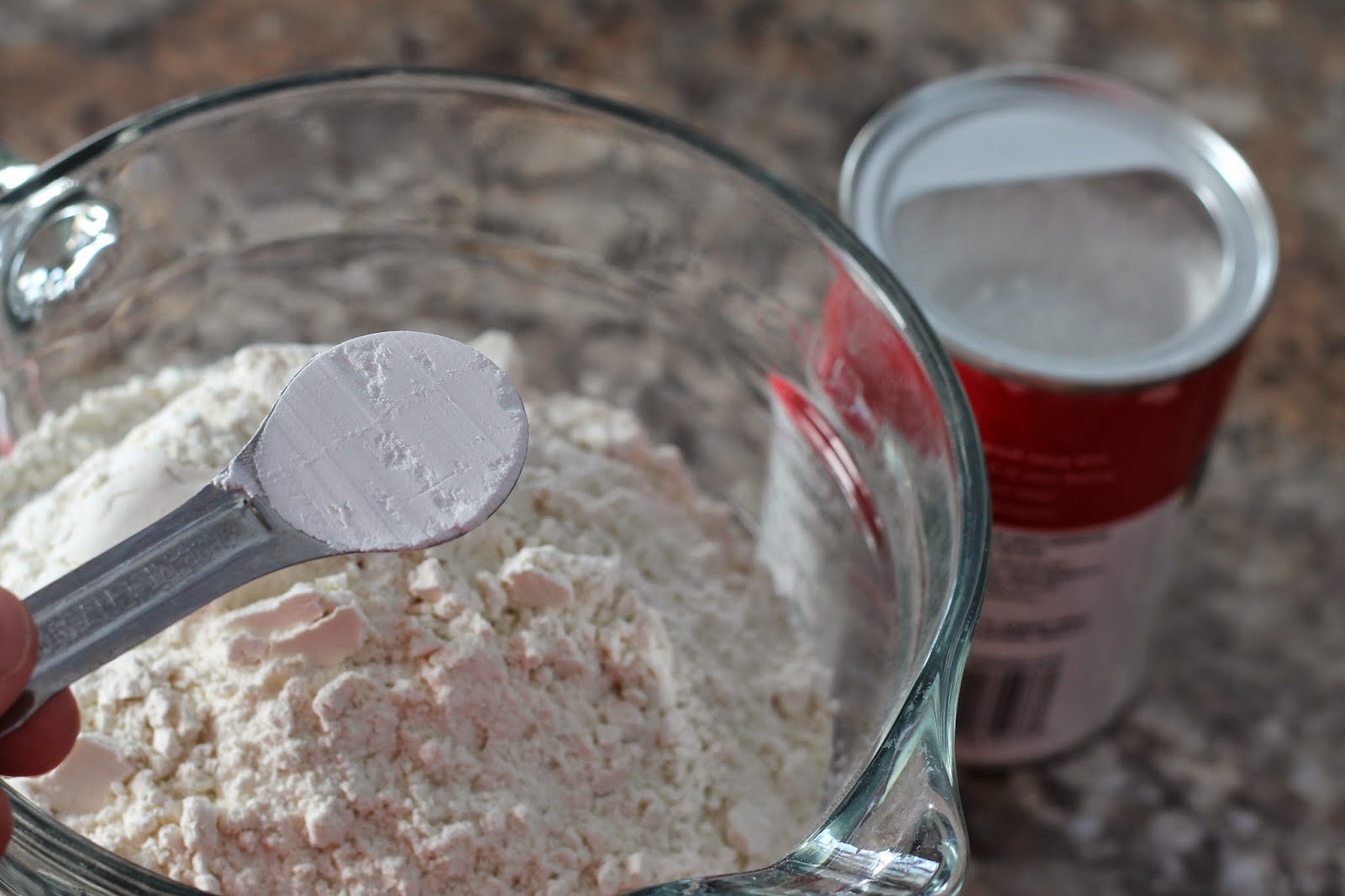 Mrs. Schwartz's Kitchen: Yellow Cupcakes with Vanilla Buttercream Frosting