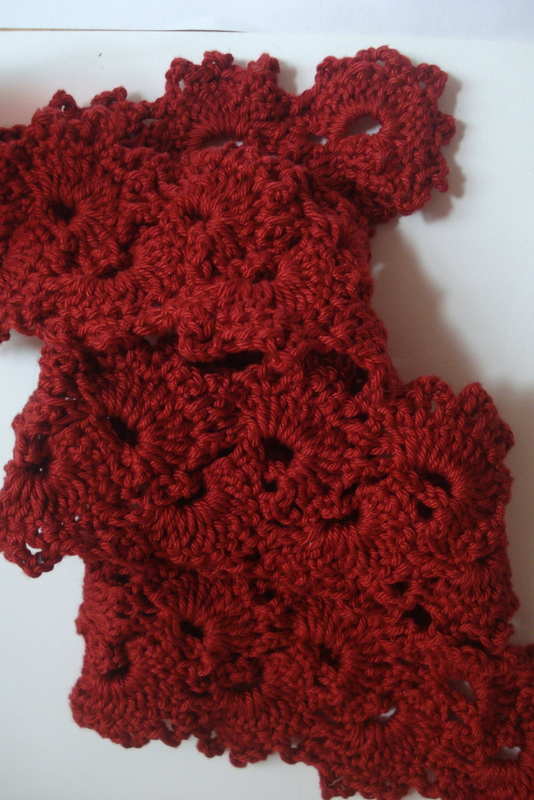Little Treasures: Queen Anne's Lace scarf