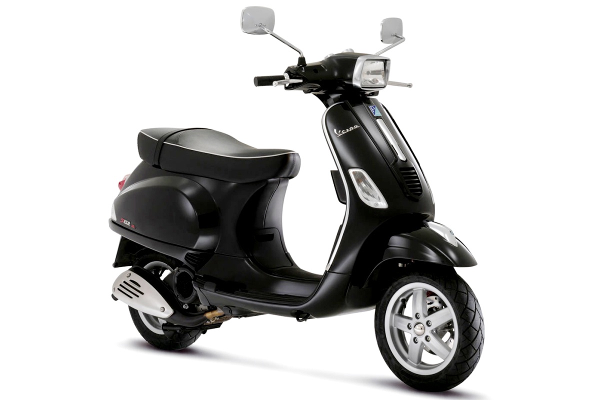 Trends Otomotiv: Vespa Siapkan Varian Skuter 150 cc Baru Berbodi Klasik