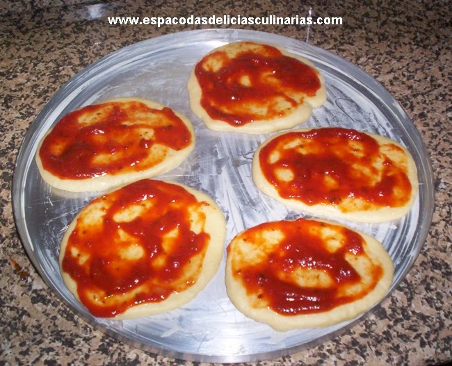 Gostosuras e travessuras da Tata: Pizza brotinho de frango, queijo e ...