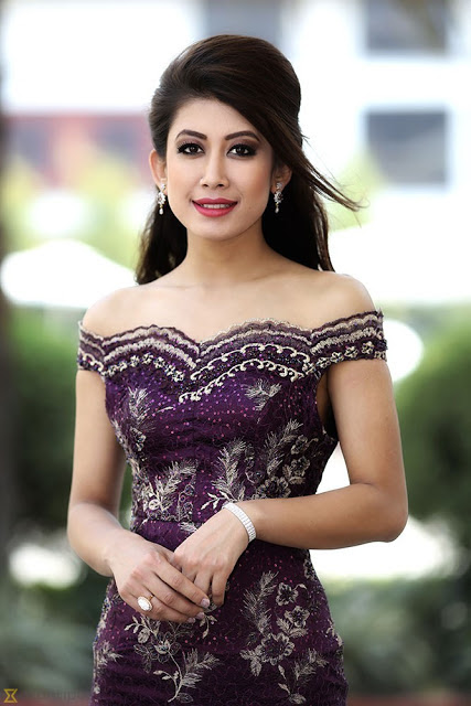 Miss nepal asmi shrestha in saree