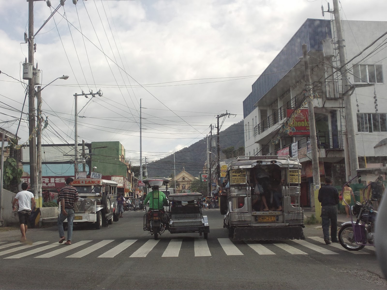 My Pic of the Day: Road Trip - Bay, Calauan, San Pablo City - January 2014