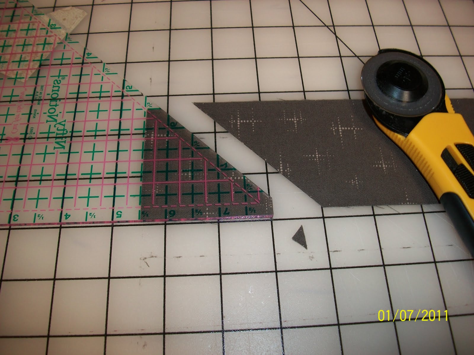 Terrie Quilts: Quarter Square Triangle Ruler