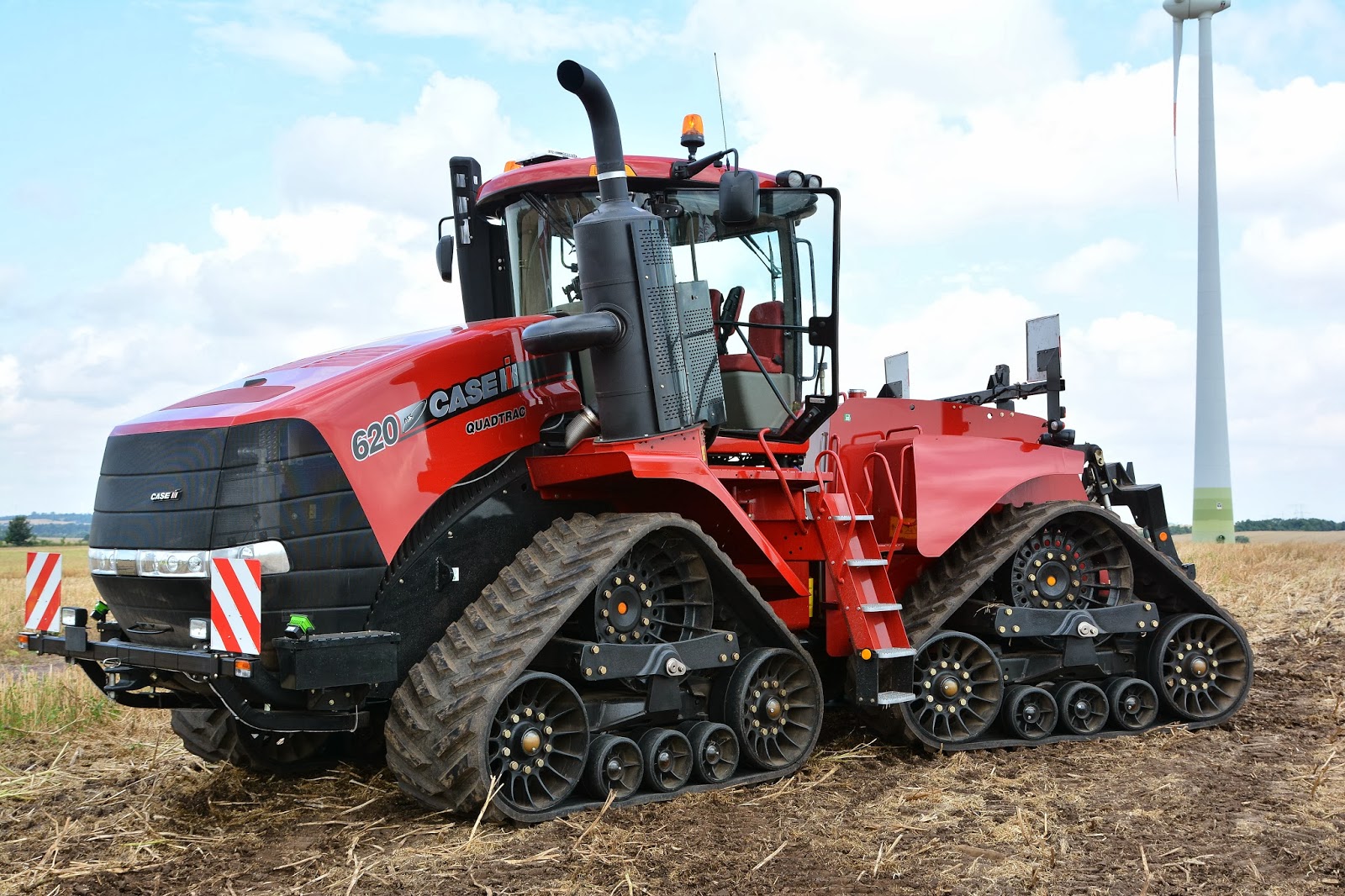 Masini Agricole: Case IH Quadtrac 620 - Utilajul anului 2014