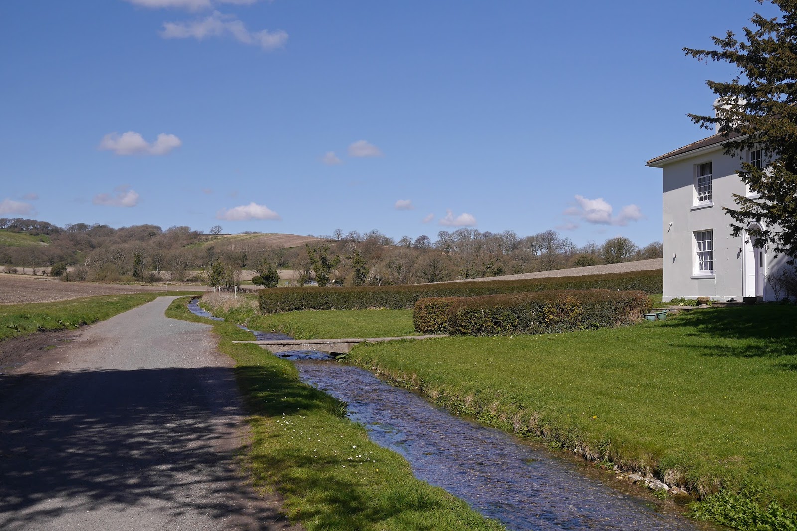 Walking in the country: Up Cerne to Maiden Newton (Wessex Ridgeway ...