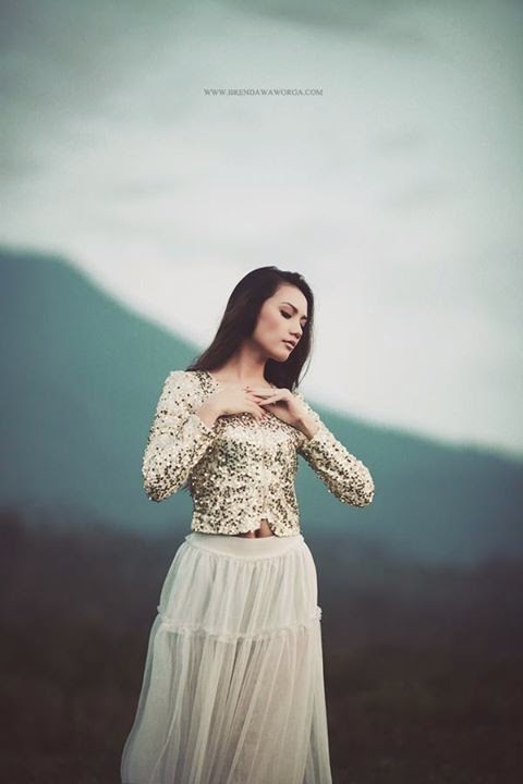 Contoh Pose Foto Model Yang Bagus ~ BFUP