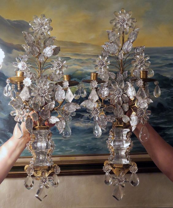 Eye For Design: Decorating With Antique Crystal Sconces