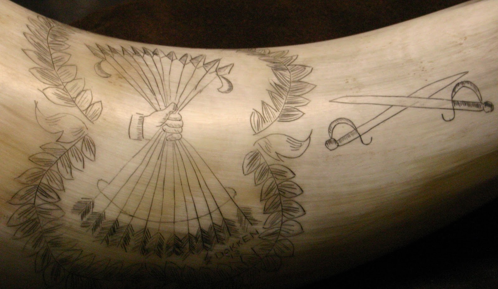 LZ & Company: Scrimshaw Powder Horn - Eagle & Arrows