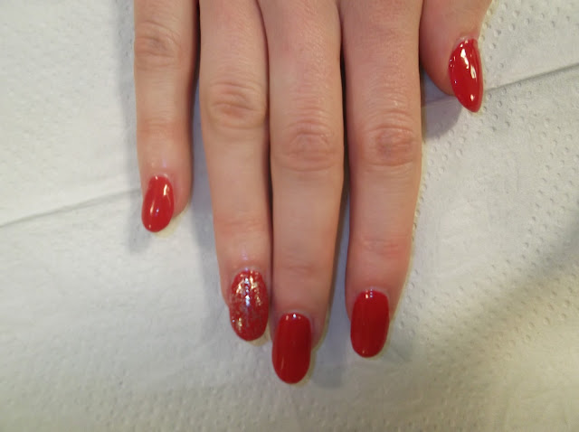 Issie Dot's Beauty Spot: Red Shellac Nails