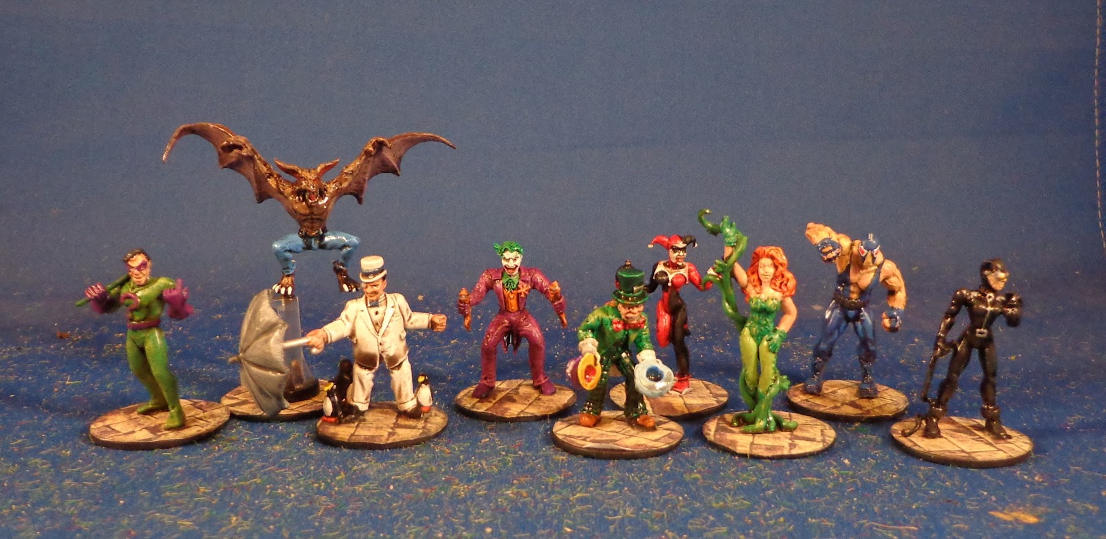 Bob's Miniature Wargaming Blog: Extra superheroes for sale