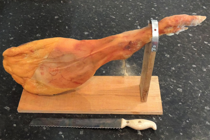 Making weird stuff: Ham-stands, home-made versus shop-bought knife ...