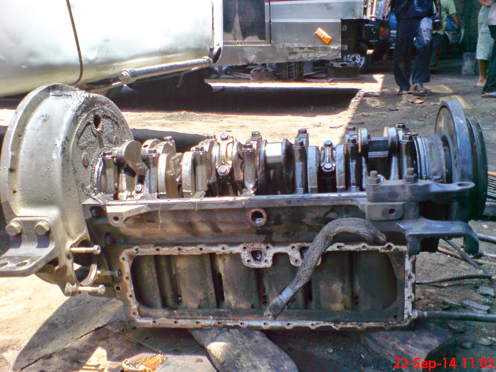 Perawatan Dan Perbaikan Mesin Bus Mercedes Benz OM366 PO Prayogo 95CE