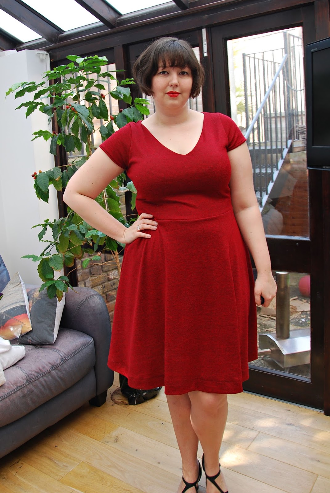 Sewing and Slapdashery: A red Turner, and Dress Yourself Happy