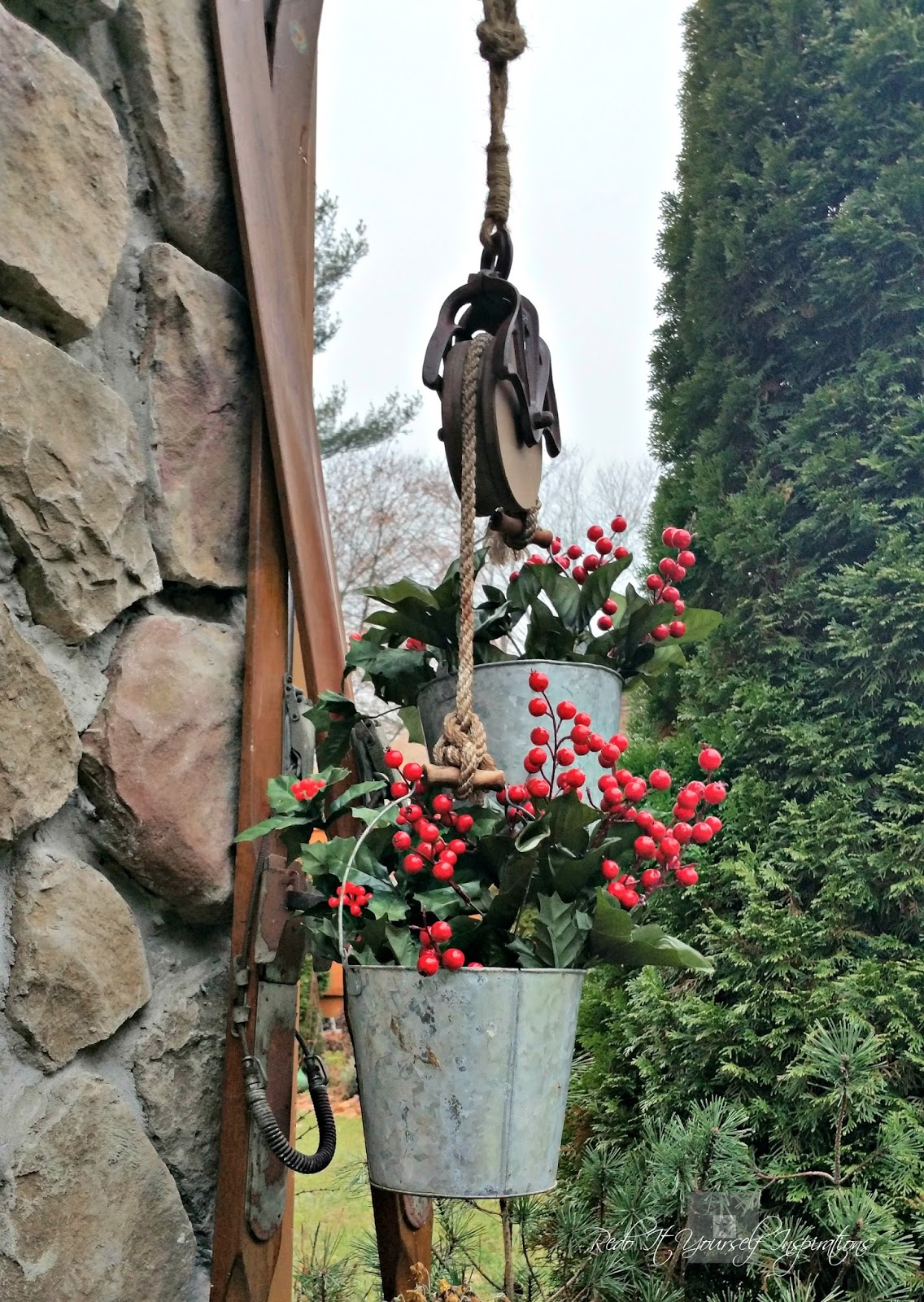 Farmhouse Pulley and Bucket Planter | Redo It Yourself Inspirations ...