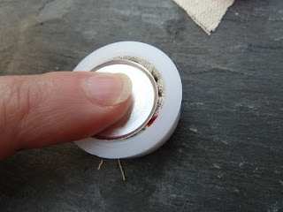 Jasmin Studio Crafts: Make Your Own Buttons!