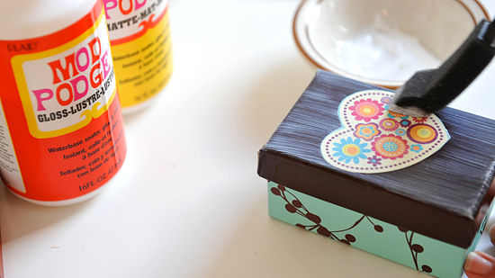 Crafters Corner : THE WONDERS OF MOD PODGE