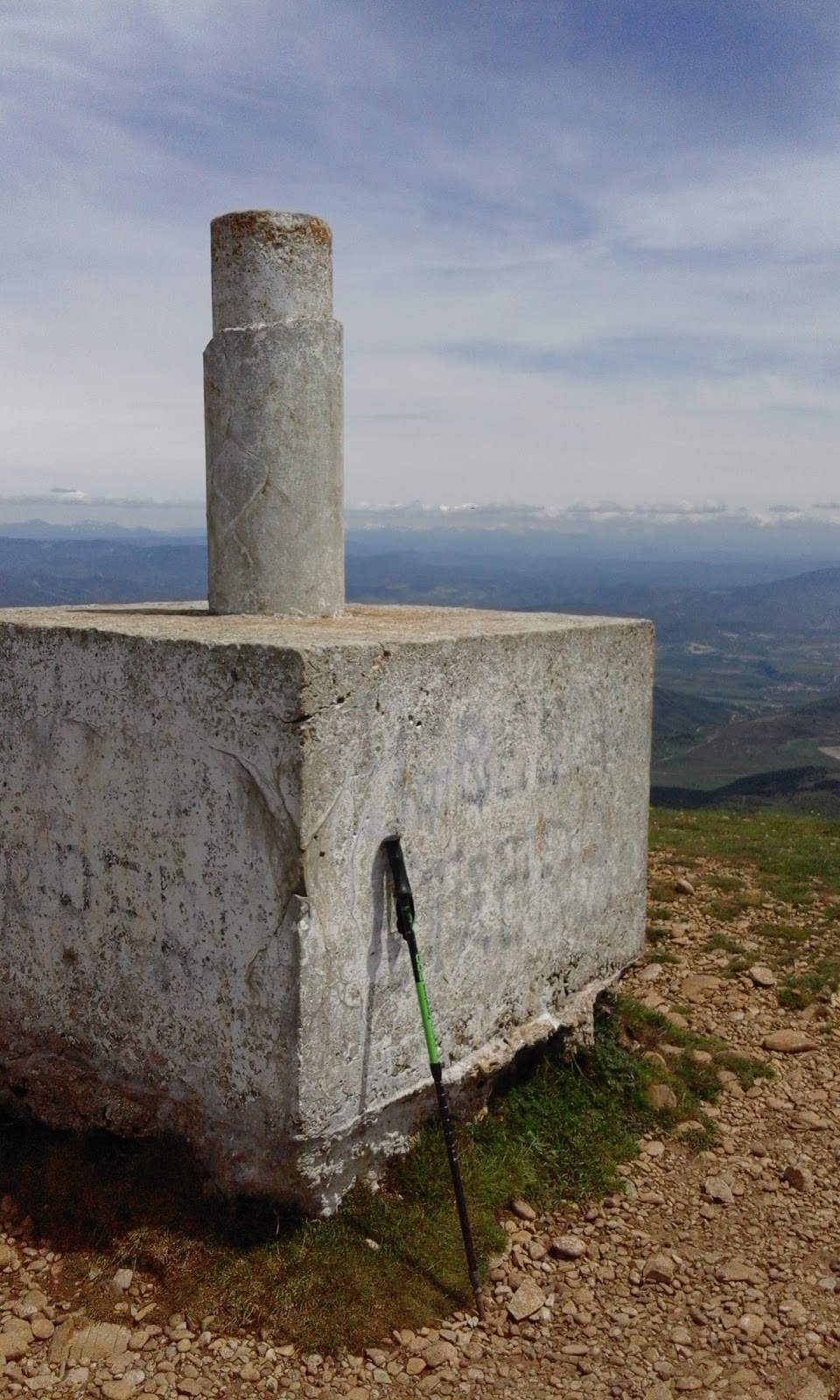 Montes de Navarra: Monte Izaga (1357 m), desde Alzórriz