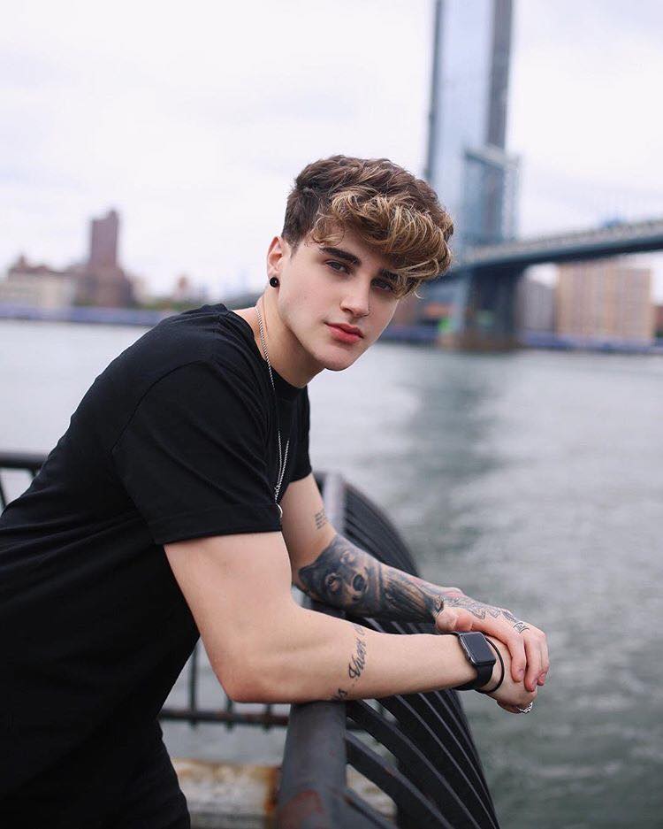 Lovely Boys: Alex Mapeli