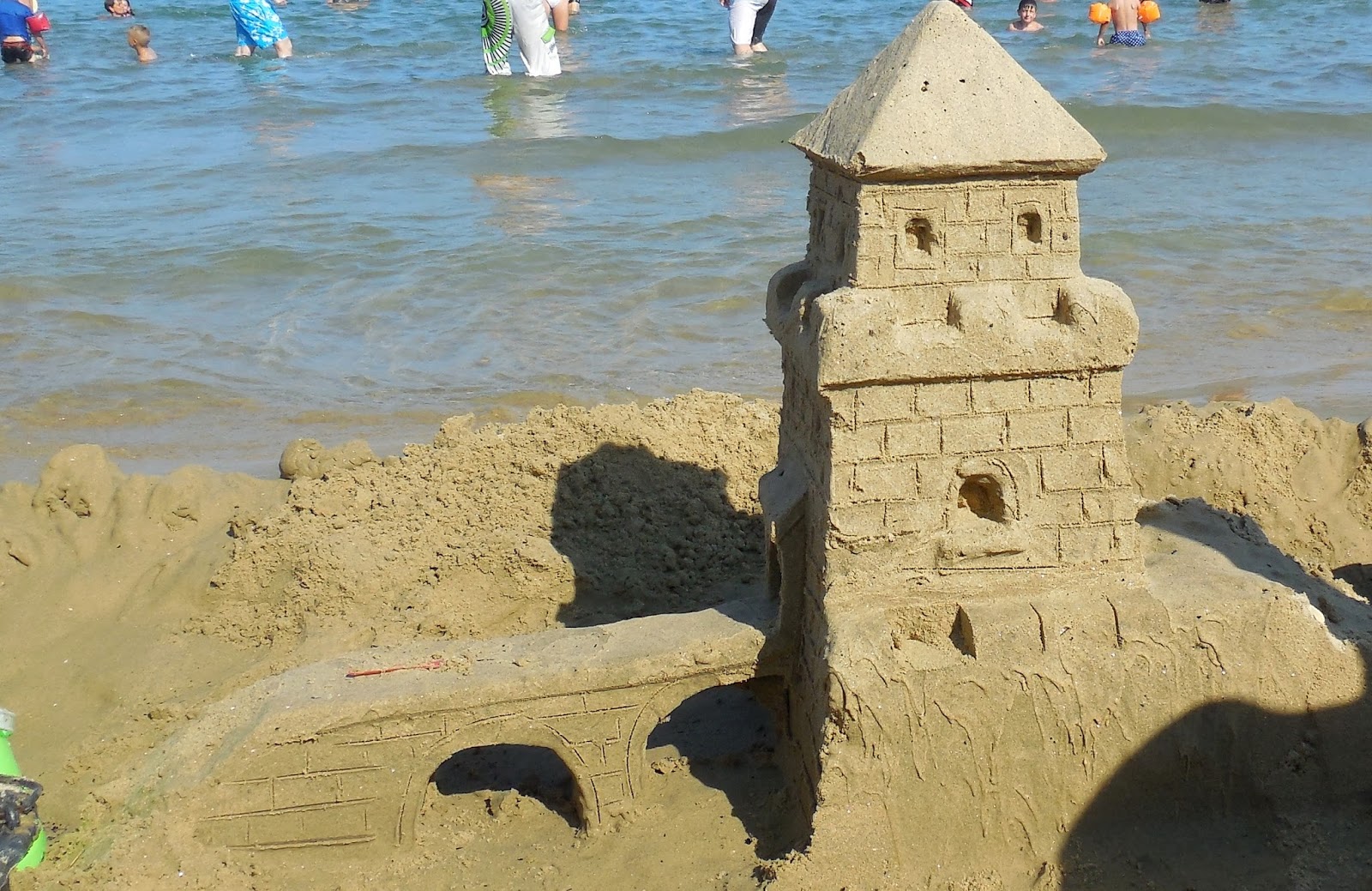 Châteaux de sable: château avec sa grande tour