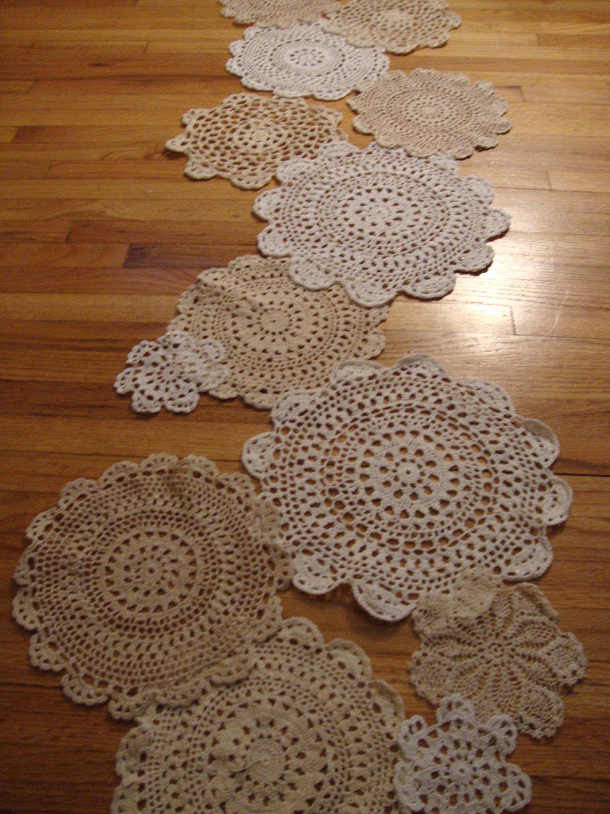White Dress, Black Shoes: DIY: (easy) Doily Table Runners