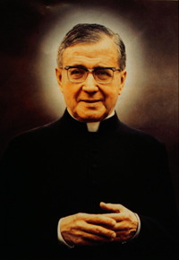 escrivá recibió una influencia jesuitica por un doble vínculo su