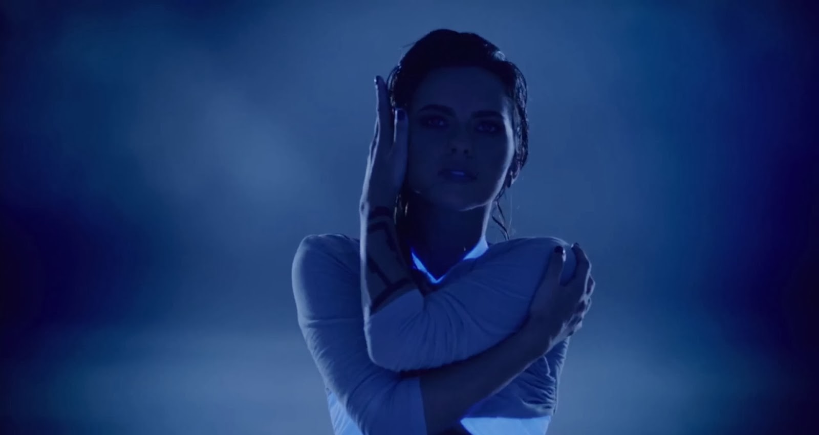 ¡Ya está aquí el vídeo de INNA para "In Your Eyes"! - SergioOpina