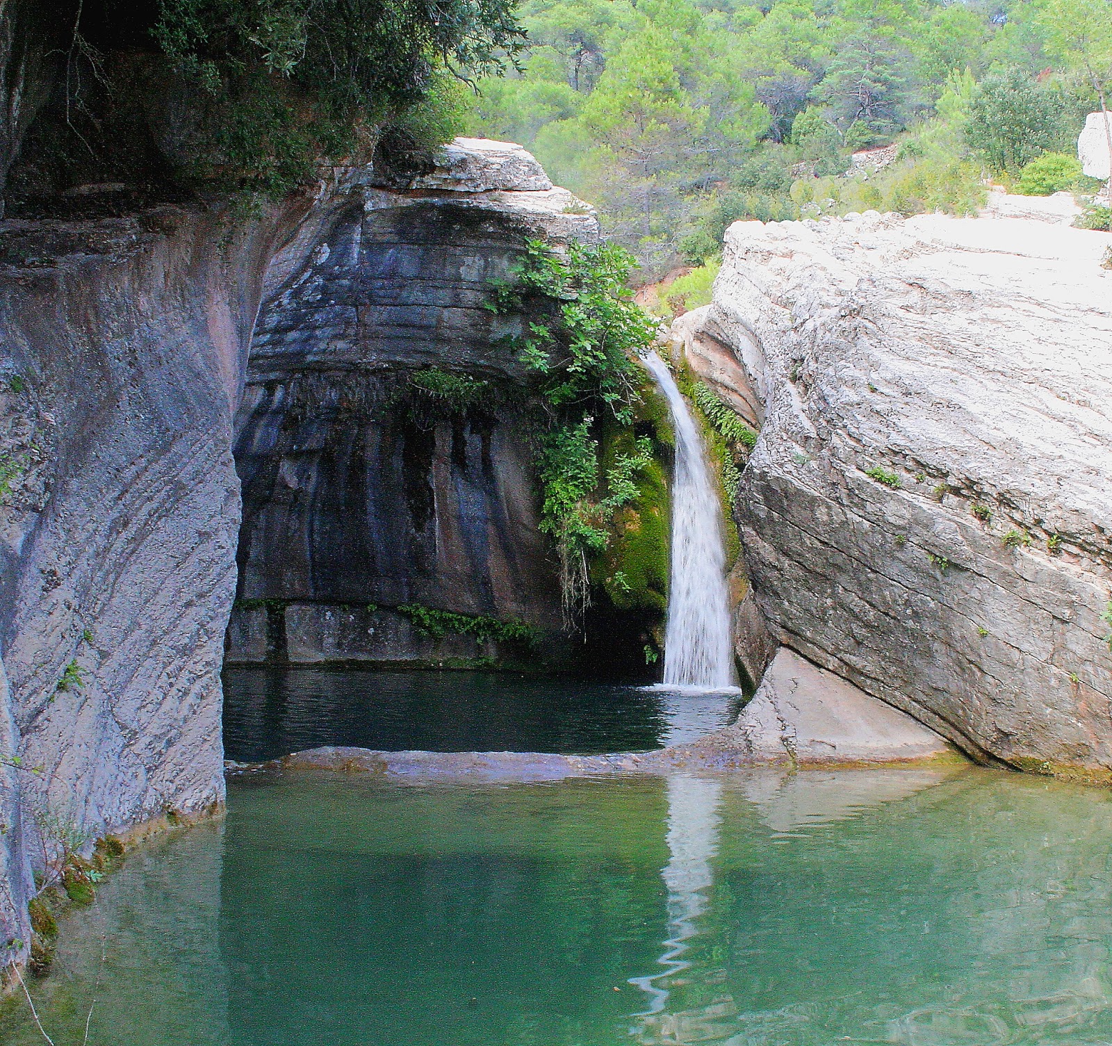 Ruta por Prades, Ermita L'Abellera y Roca Foradada - Rutas Mar & Mon