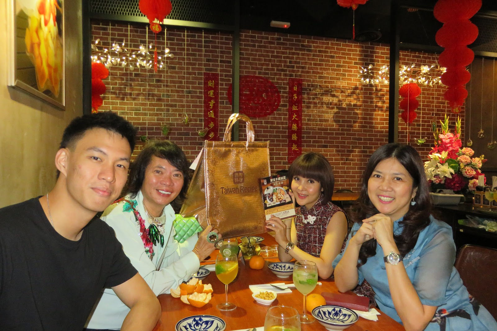 Kee Hua Chee Live!: DATIN SRI VIVIAN CHAI HOSTED POON CHOY BIRTHDAY ...