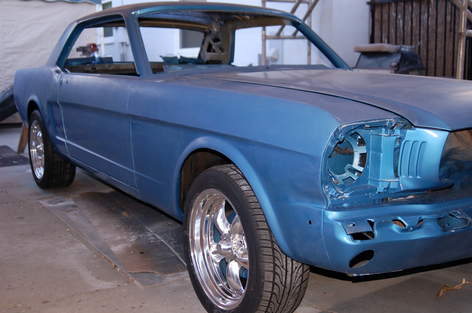 LeLu's 66 Mustang: Rims Mounted on the 'Stang