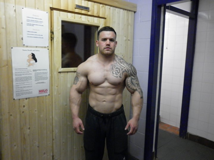 LA PERFECTION FAITE HOMME: AARON LAMBO 01