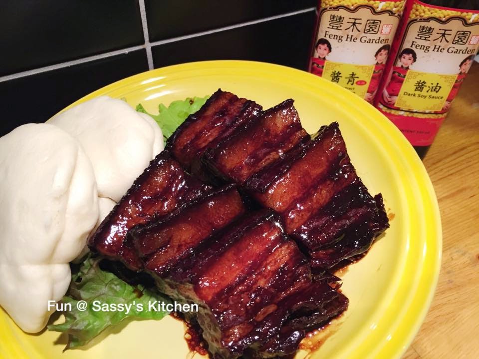Plate & Palate: Kong Bak Pau (Chinese Braised Pork) by Angela Seah Thulin