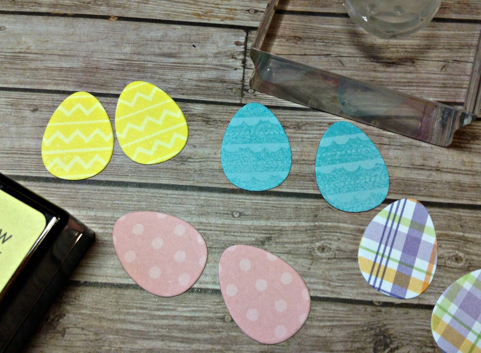 Crafting While I Wait: Egg Hunt