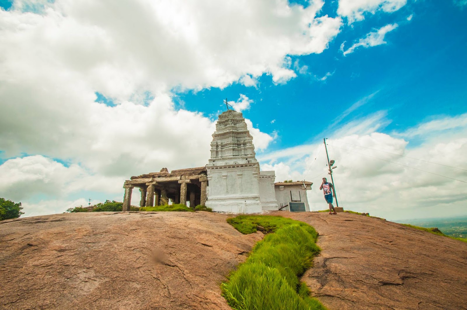 A sunny day drive to HutriDurga