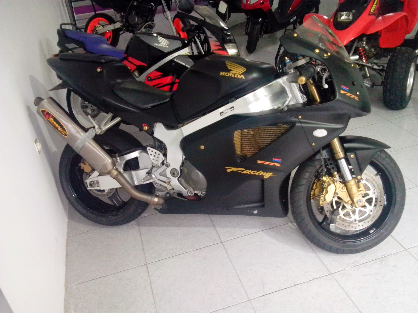 GONDOMOTO: MOTOS USADAS: HONDA VTR 1000 SB HRC