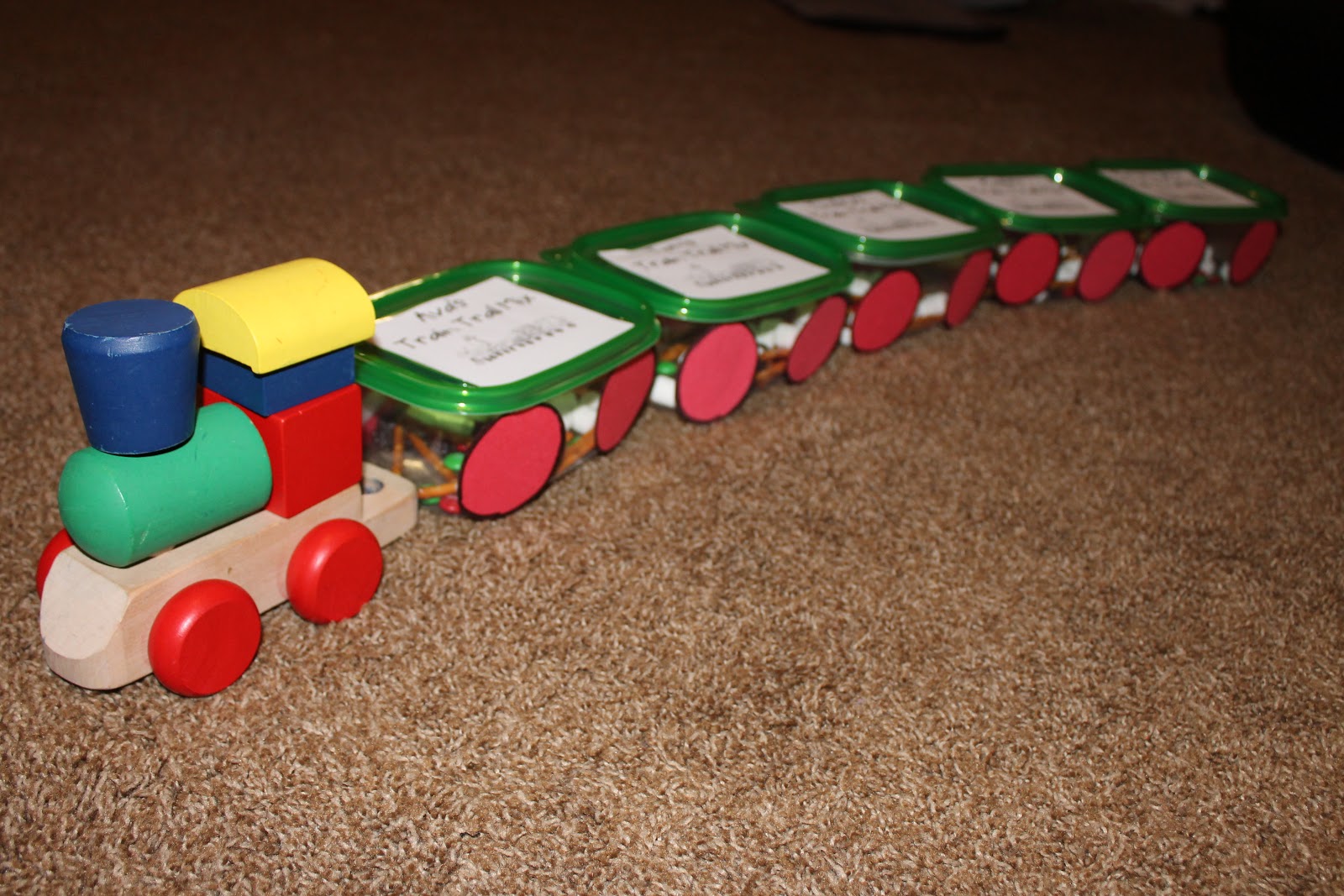 Apples 4 Bookworms: Snack: "T" is for "Train Trail Mix"